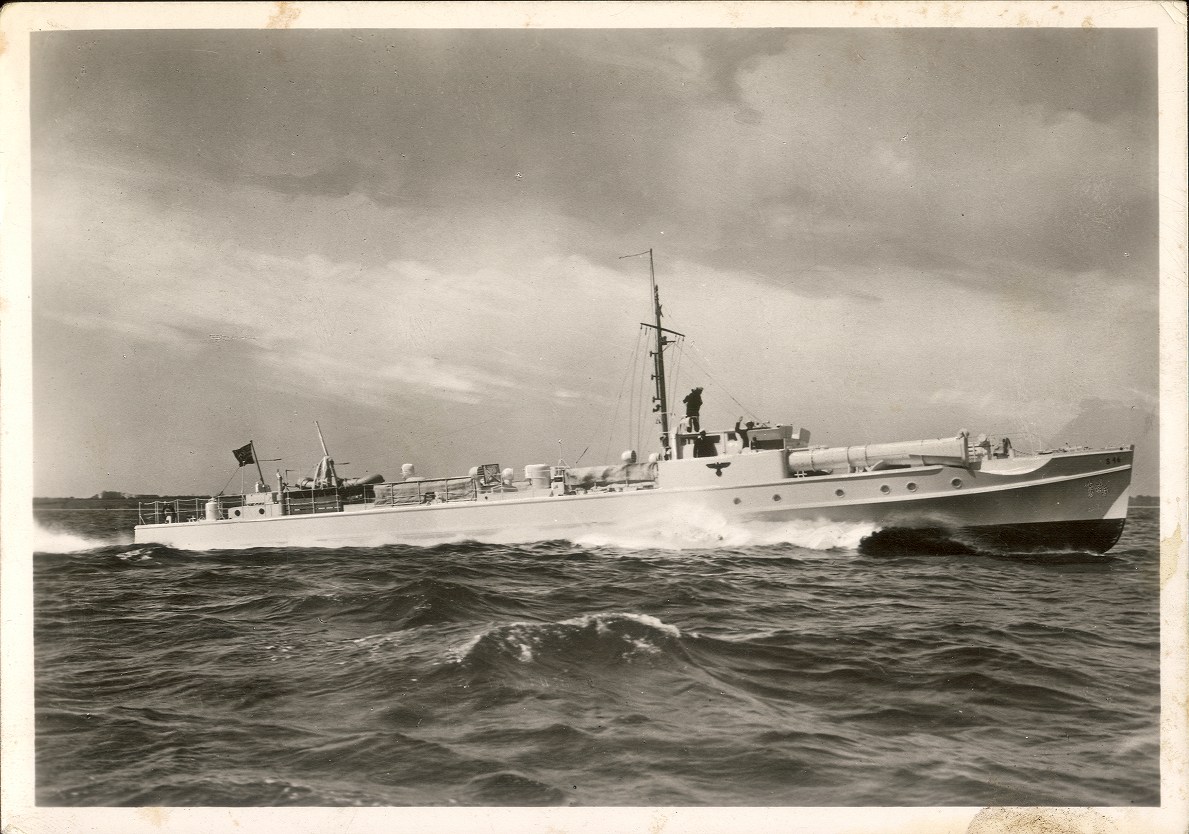 Visit to the S130! - Naval section - HMVF - Historic Military Vehicles ...