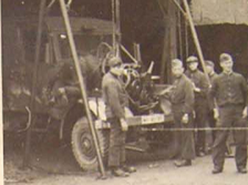 Einheitsdiesel Radio truck - German Vehicles - HMVF - Historic Military ...