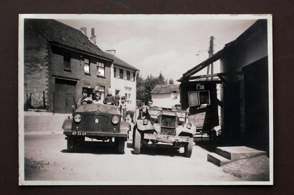 Morris? in the quarry - British Vehicles - HMVF - Historic Military ...