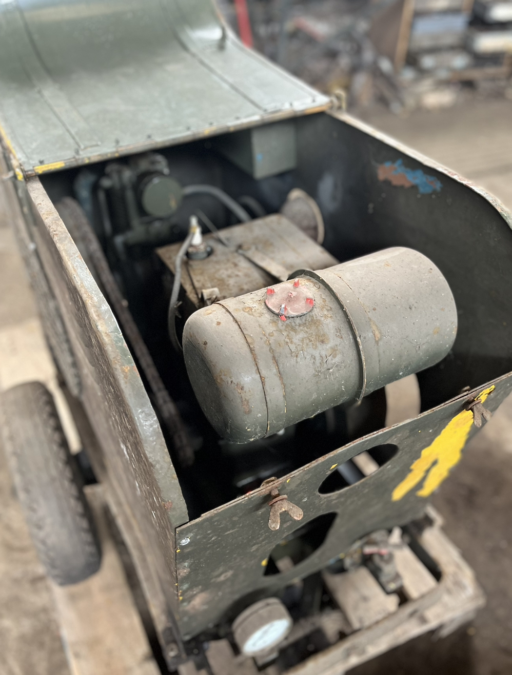 WW2 RAF Air compressor? - Trailers, plant and equipment - HMVF ...