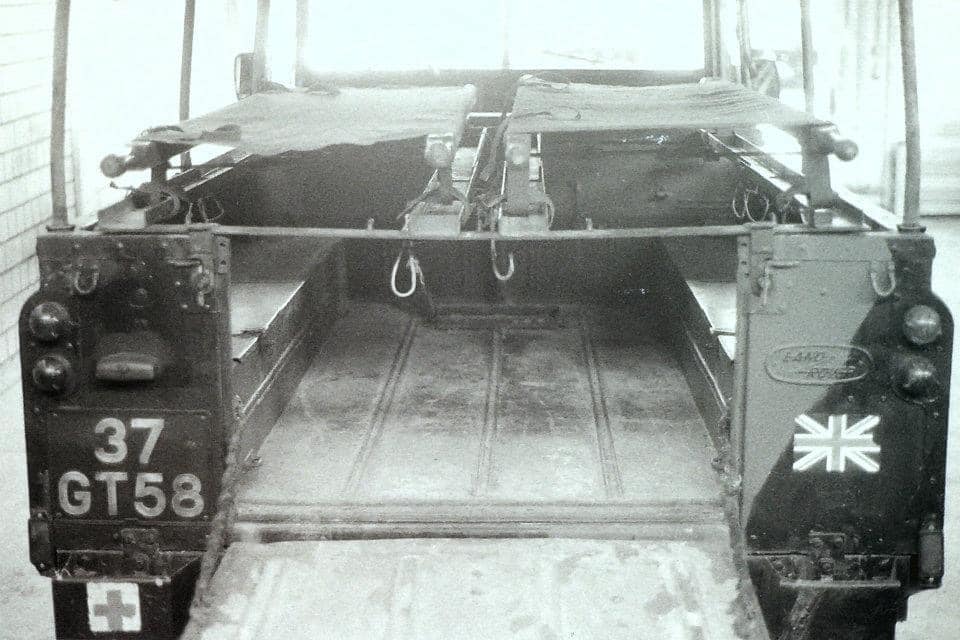 Long wheelbase GS Land Rover stretcher carrying kit - British Vehicles ...