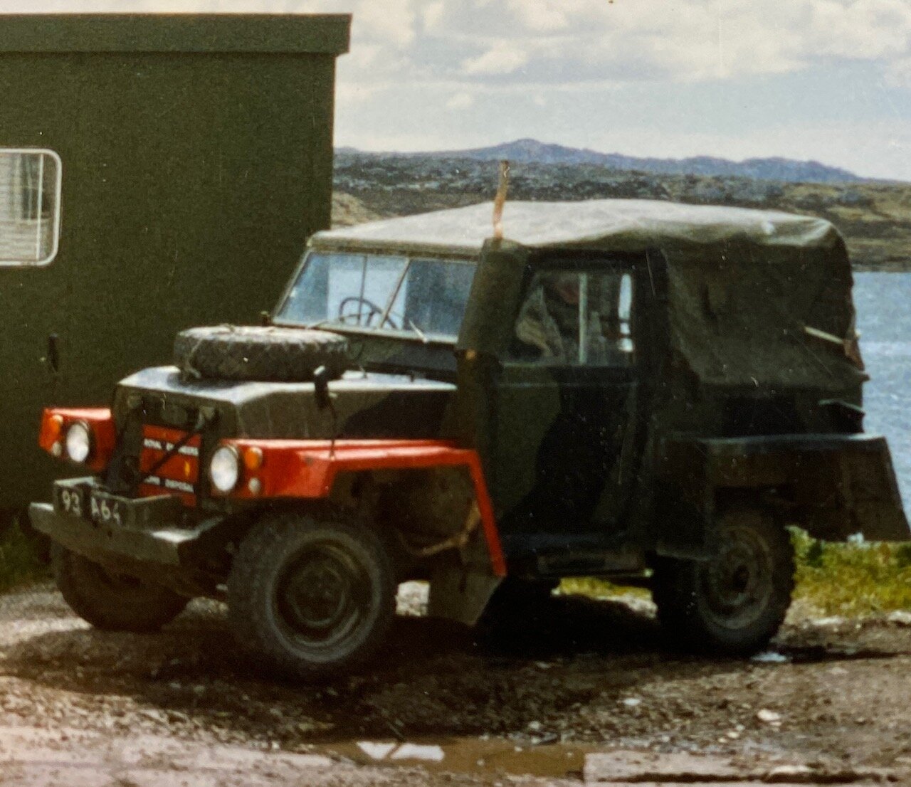 How were Land Rovers painted, when delivered to the British Army? - WW2 ...