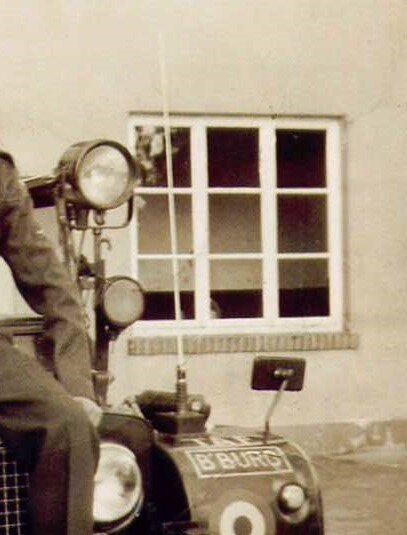 Wing top box for radio antenna base on 1950's RAF Land Rovers - British ...