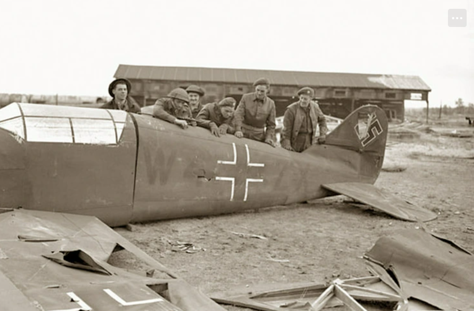 Dummy WW2 aircraft - Aviation - HMVF - Historic Military Vehicles Forum