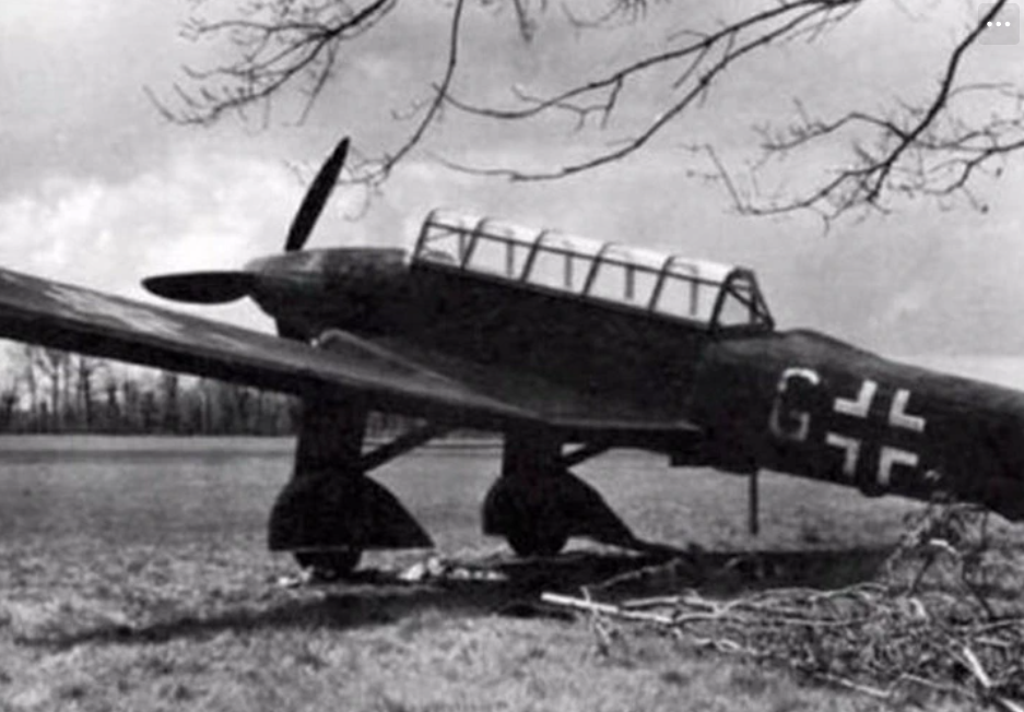 Dummy WW2 aircraft - Aviation - HMVF - Historic Military Vehicles Forum