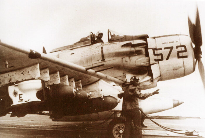 Dummy WW2 aircraft - Aviation - HMVF - Historic Military Vehicles Forum