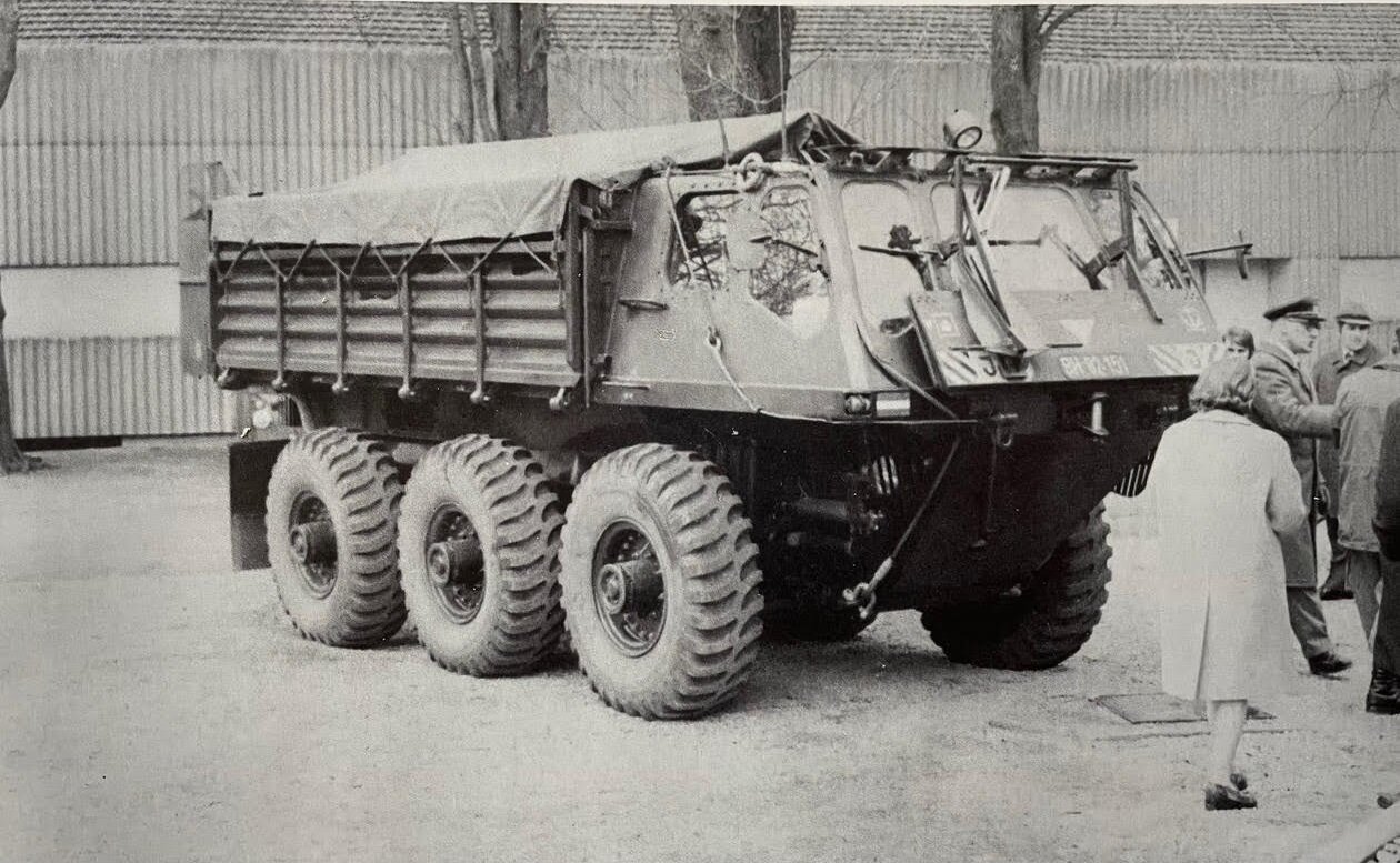 Looking for - photos of Austrian Stalwarts at military sales - 1984 ...