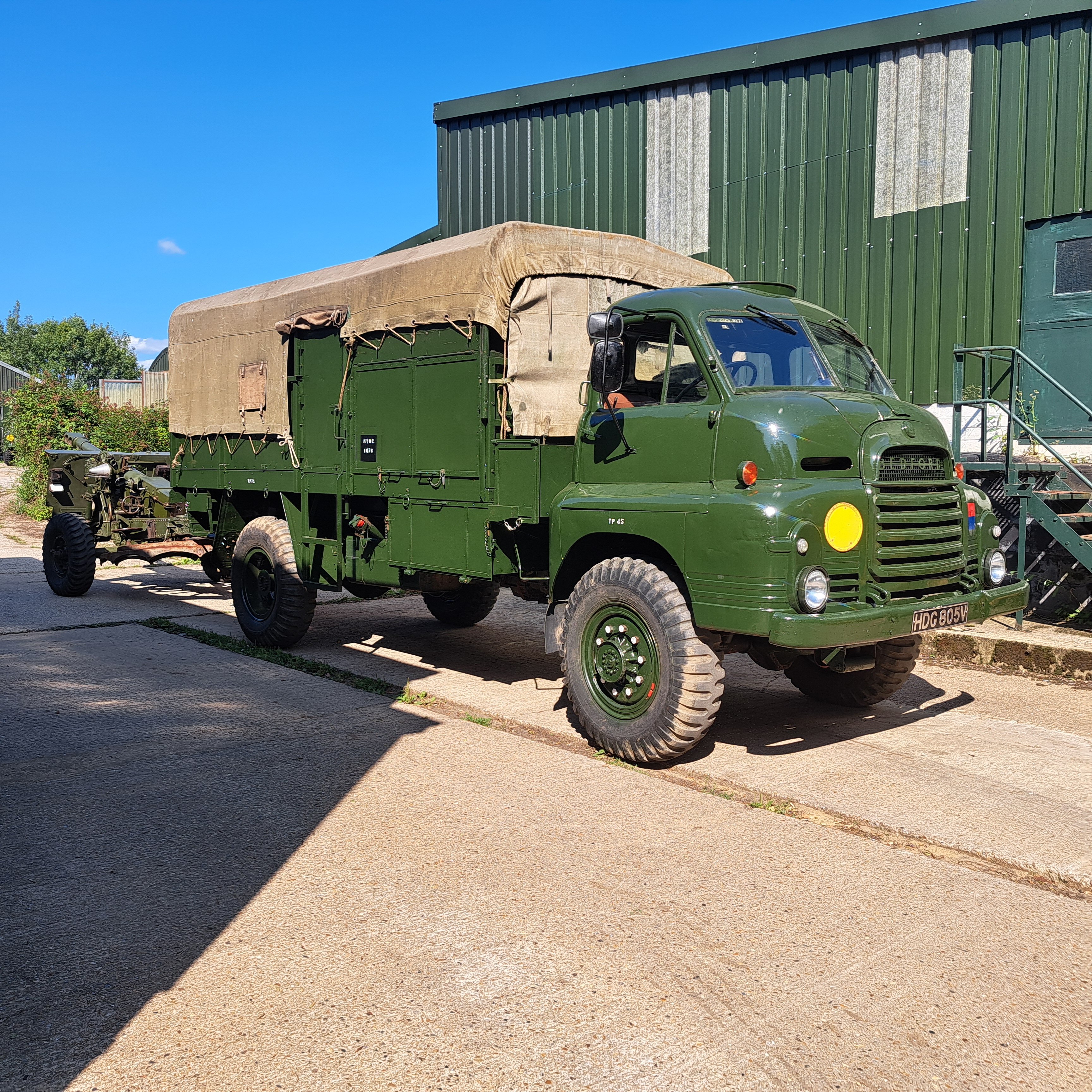 Bedford 3-Ton/4-Ton (RL) Field Artillery Tractor - British Vehicles ...
