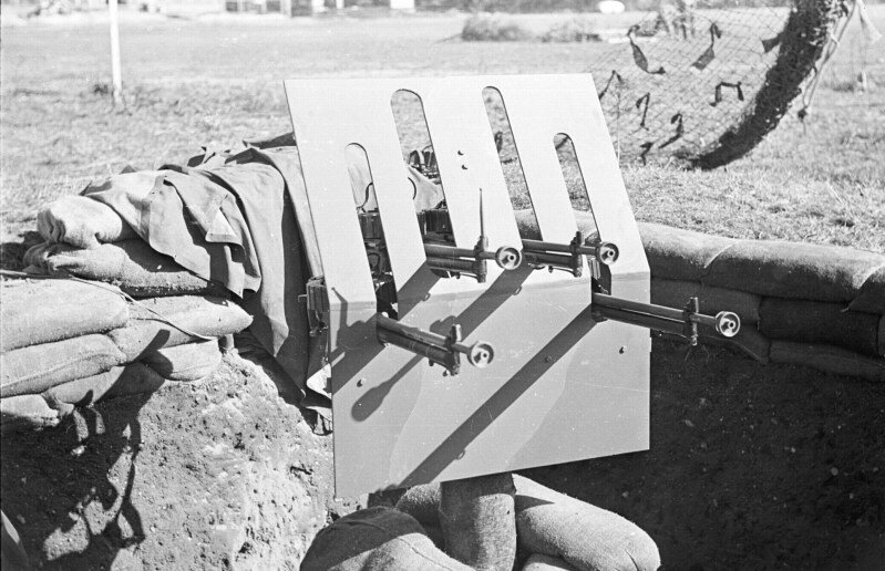 WW2 Raf Regiment AA Trucks - MV Chatter - HMVF - Historic Military ...