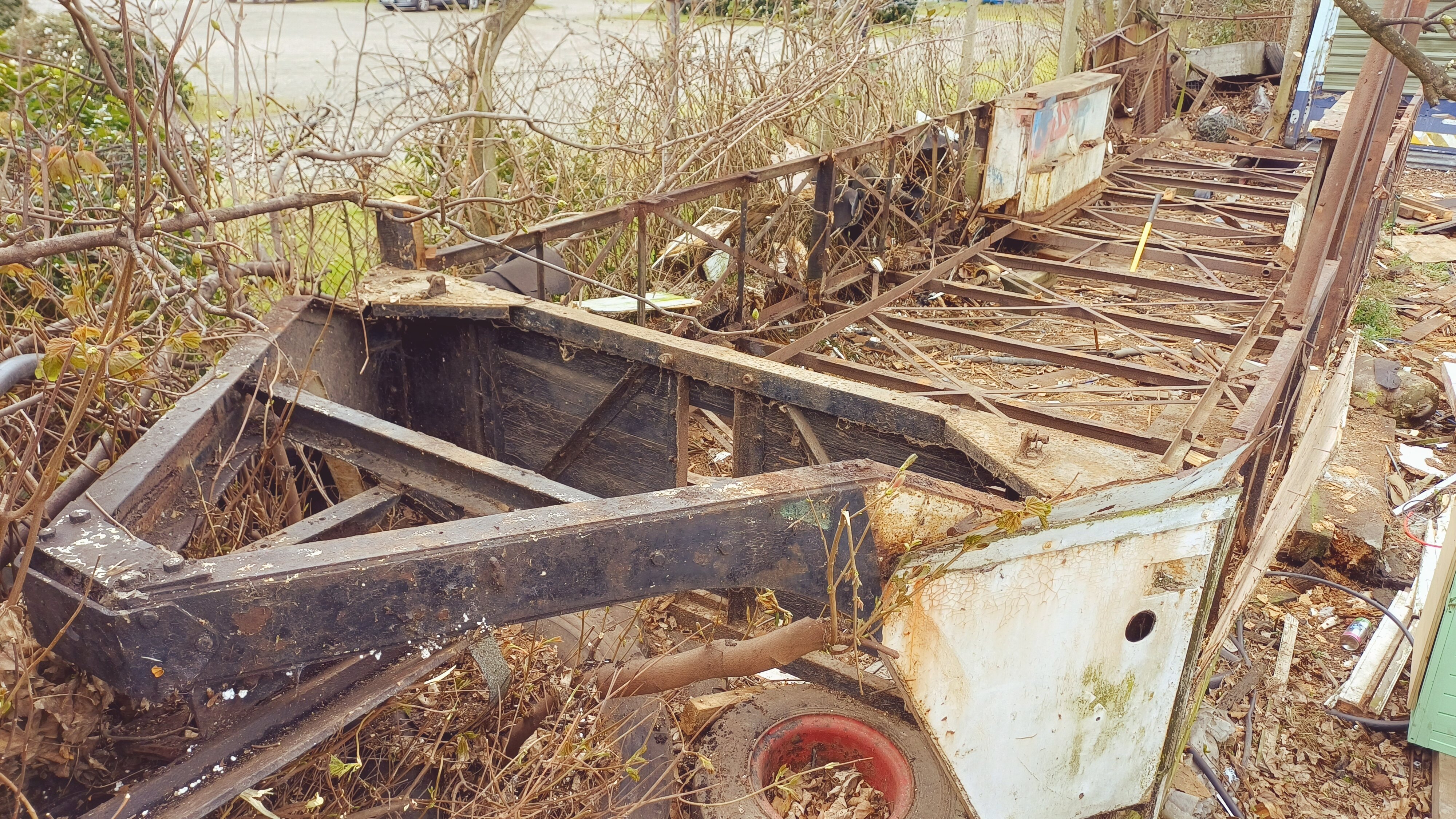 WW2 RAF Queen Mary trailer needs saving urgently from the scrapman ...