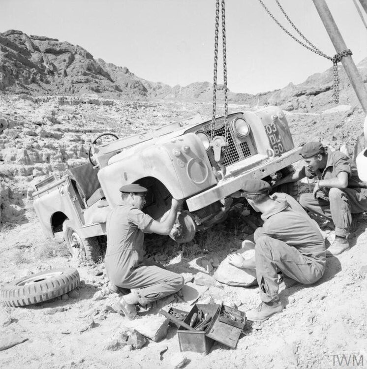 Light Aid Detachment [LAD] Bedford RL with front fitted A-frame jib ...