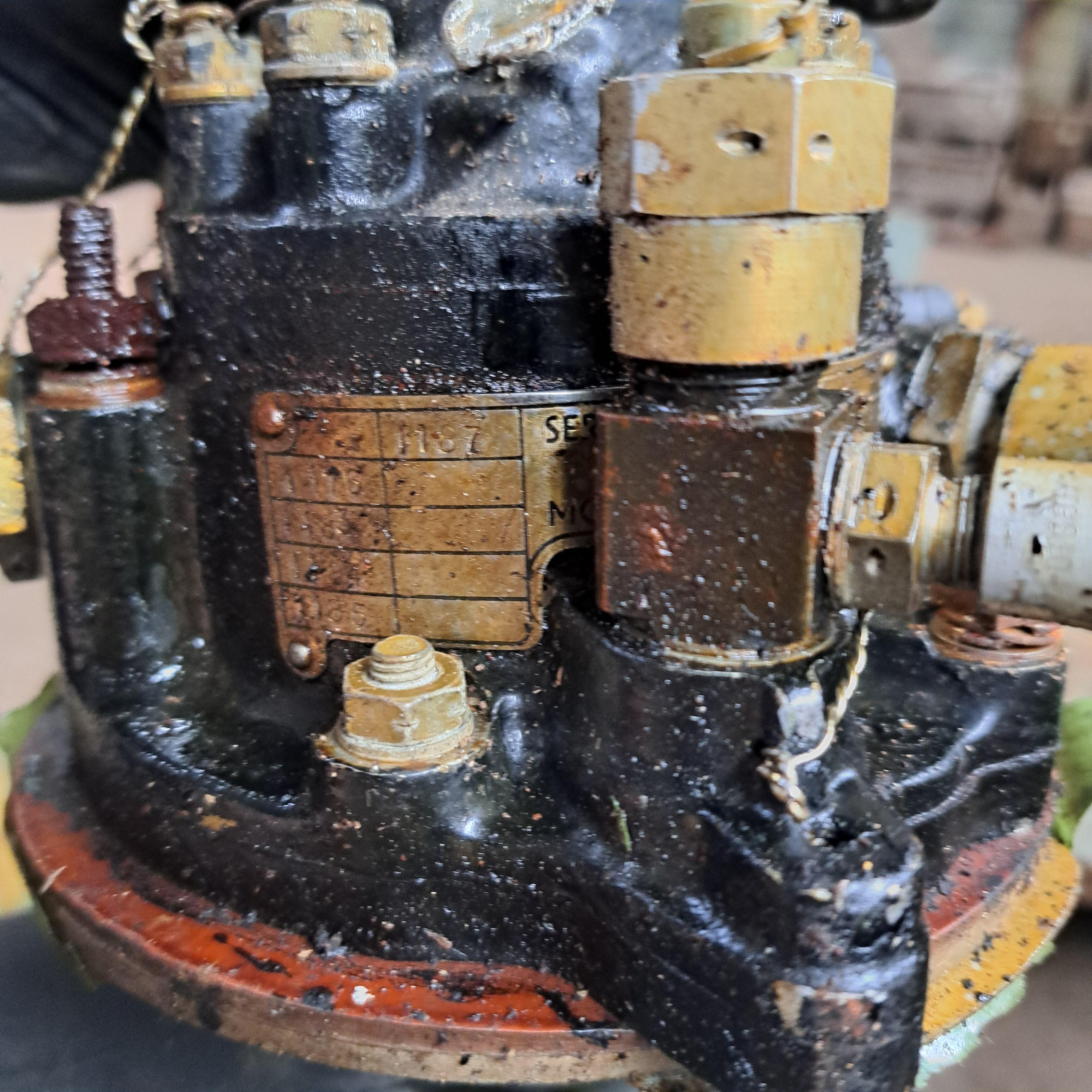 whats this? injection pump? what off? - I may be stupid, but ...